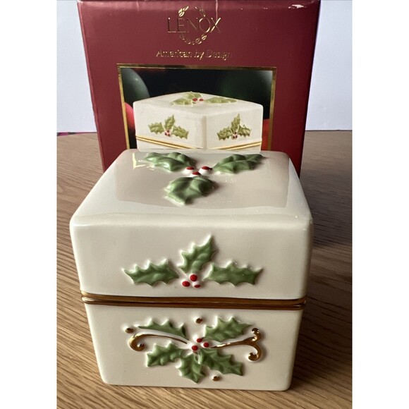 Lenox | Storage & Organization | Lenox Holly Box 3 Square Holly Berries ...